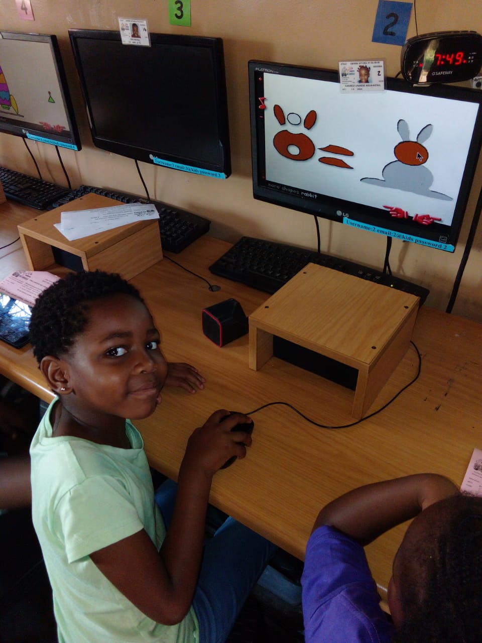 Montessori (Sunbird) – Kids Computers on Wheels