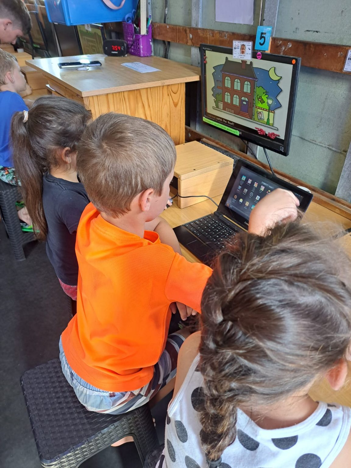 Laerskool Tuine / Groenie Nessie – Kids Computers on Wheels