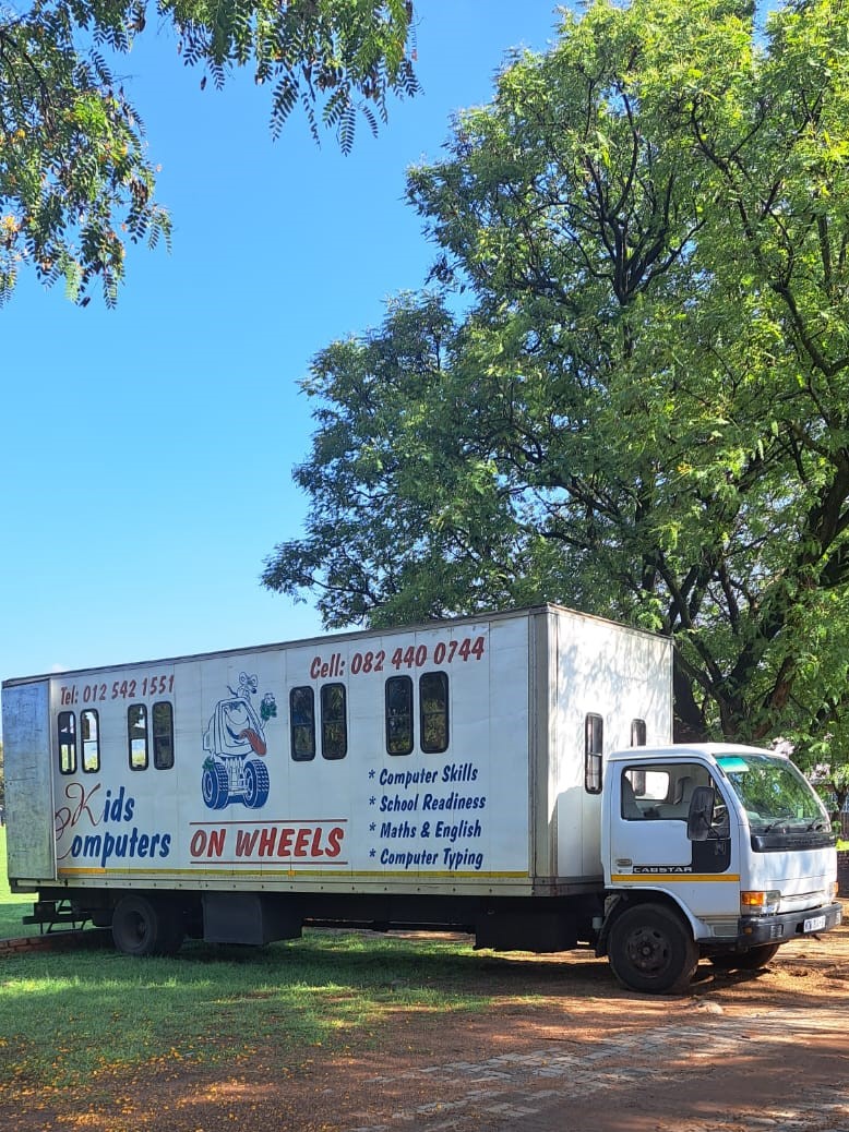 Laerskool Hermanstad / Herrieland Kleuterkampus – Kids Computers on Wheels
