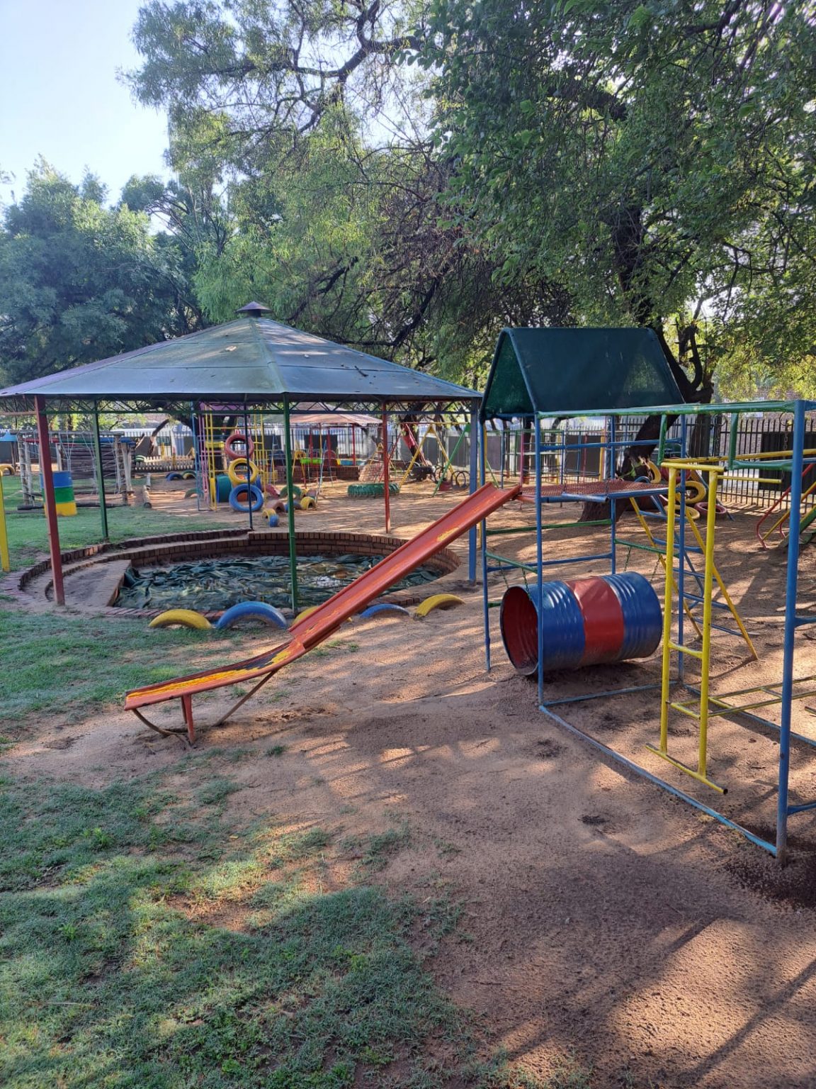 Laerskool Hermanstad / Herrieland Kleuterkampus – Kids Computers on Wheels