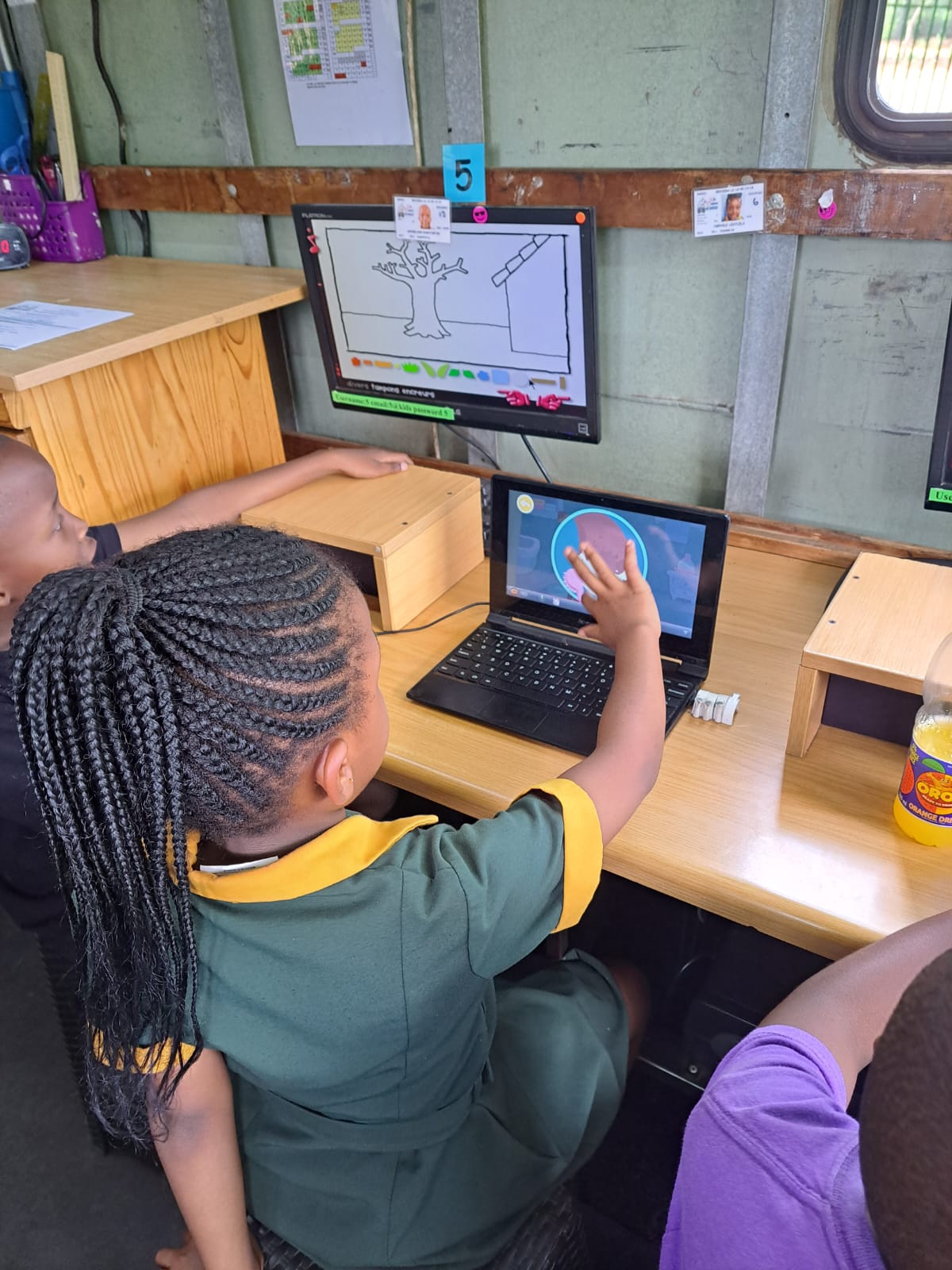 Riviera Primary – Kids Computers on Wheels