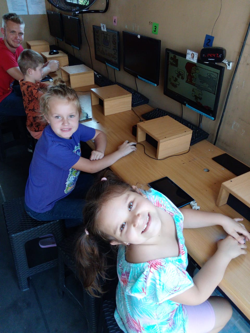 Verfkwassie Kleuterskool – Kids Computers on Wheels